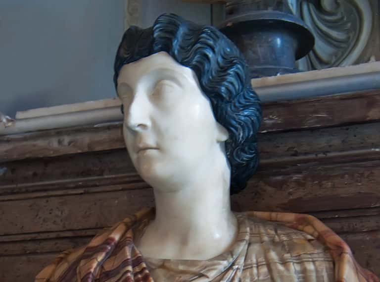 Disturbing Facts About The Tragic Life Of Roman Empress Lucilla