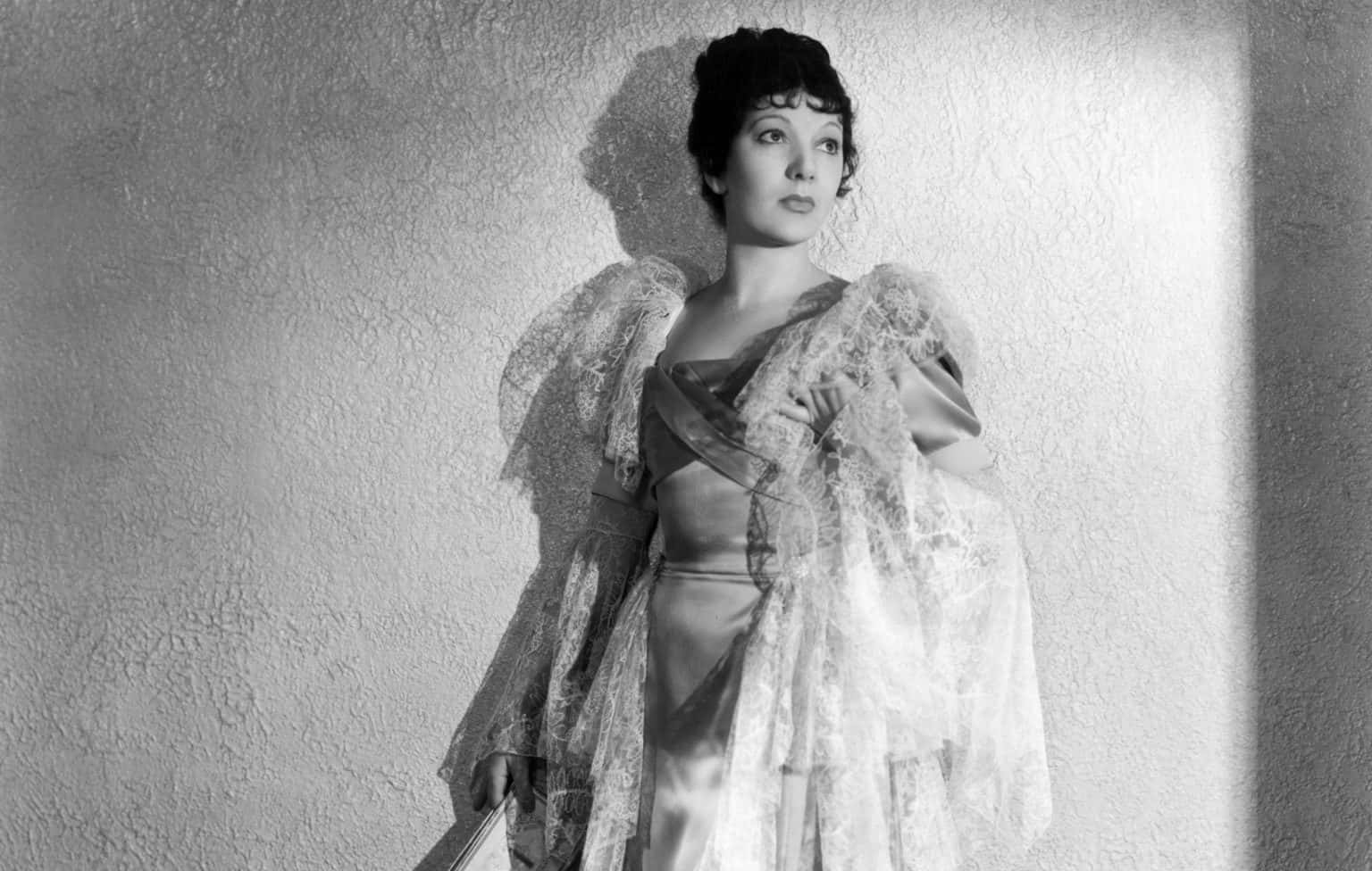 Gertrude Lawrence, The Broken Broadway Idol, Lived A Real Tragedy