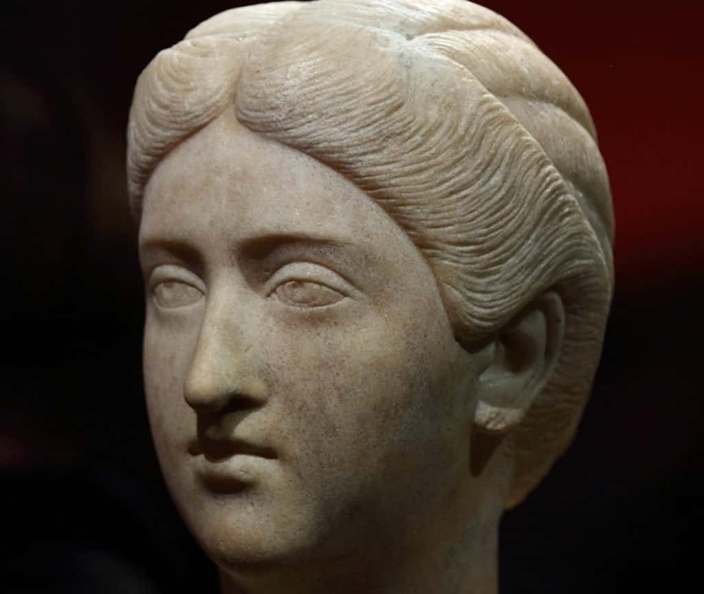 Disturbing Facts About The Tragic Life Of Roman Empress Lucilla