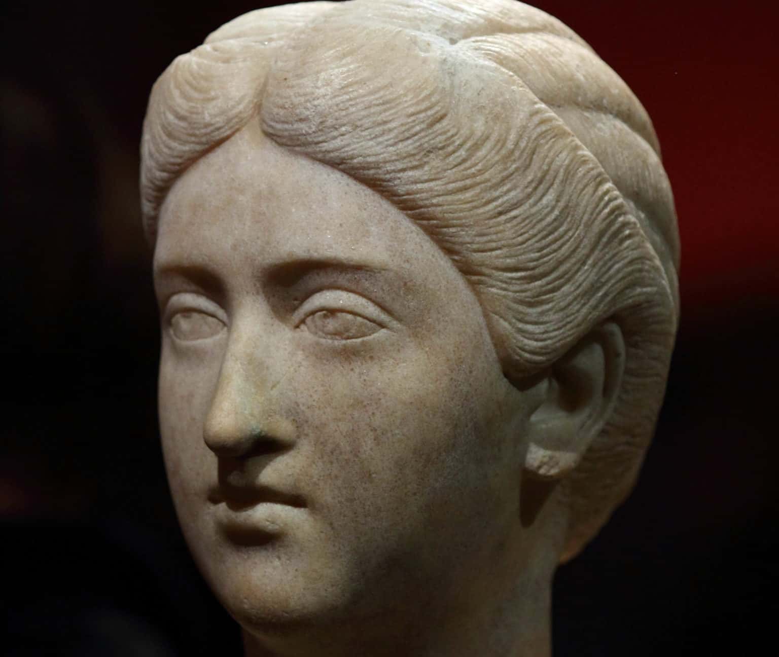 Disturbing Facts About The Tragic Life Of Roman Empress Lucilla