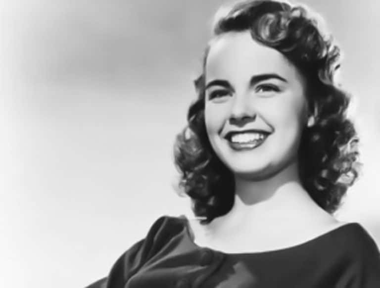 Sparkling Facts About Terry Moore, Hollywood’s Classic Star