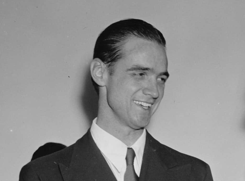 We Know Why Howard Hughes Lost His Mind