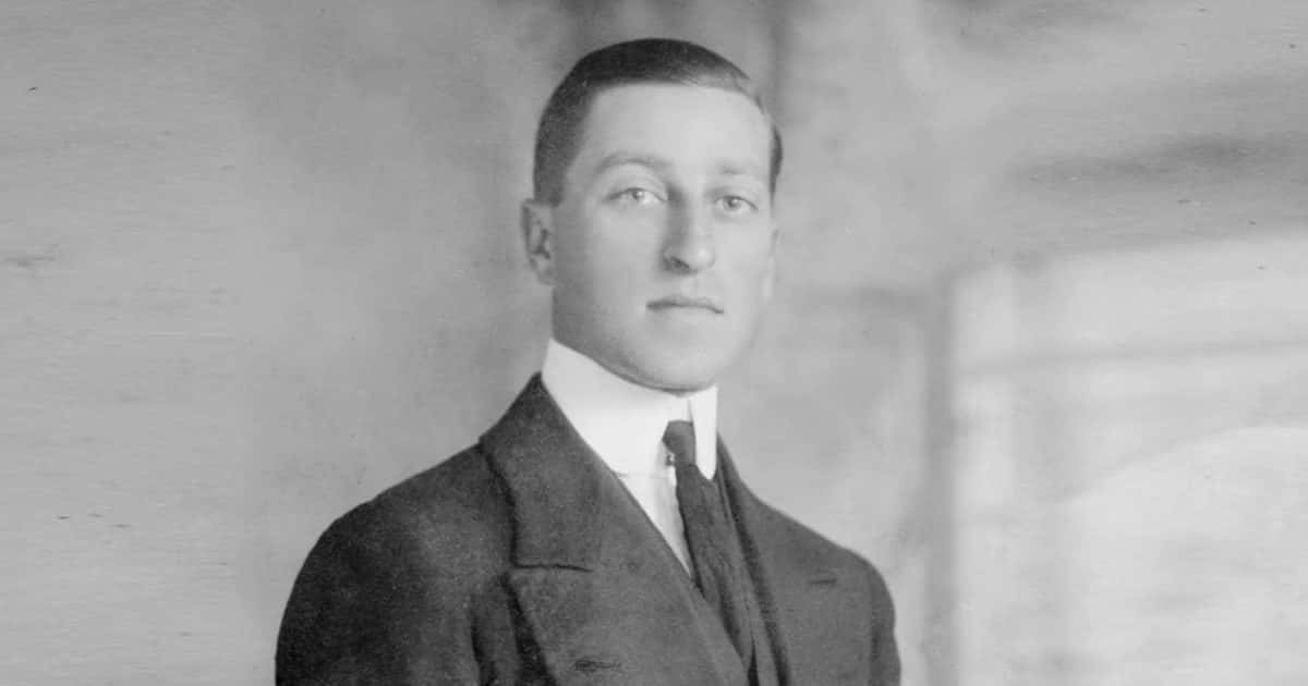 Bizarre Facts About Aimee Semple McPherson, The Disappearing Evangelist ...