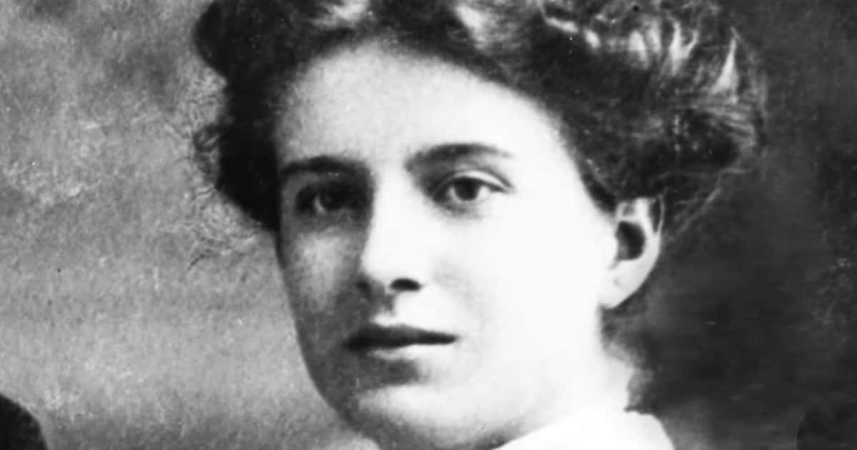 Bizarre Facts About Aimee Semple McPherson, The Disappearing Evangelist ...