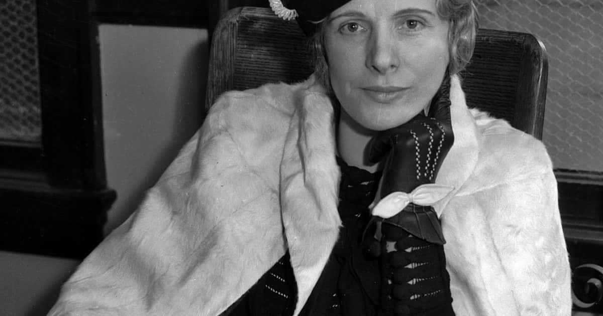 Bizarre Facts About Aimee Semple McPherson, The Disappearing Evangelist ...