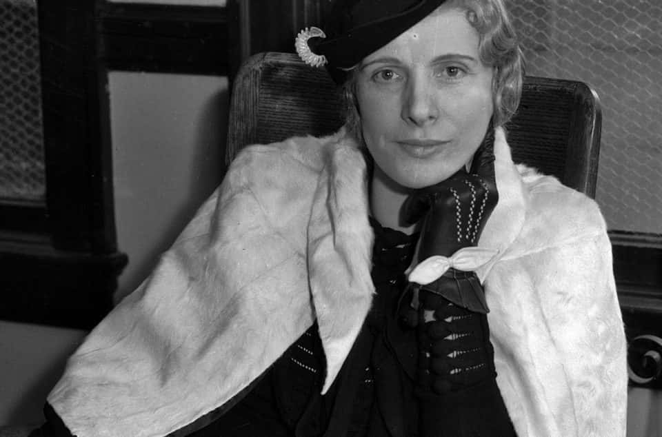 Bizarre Facts About Aimee Semple McPherson, The Disappearing Evangelist ...