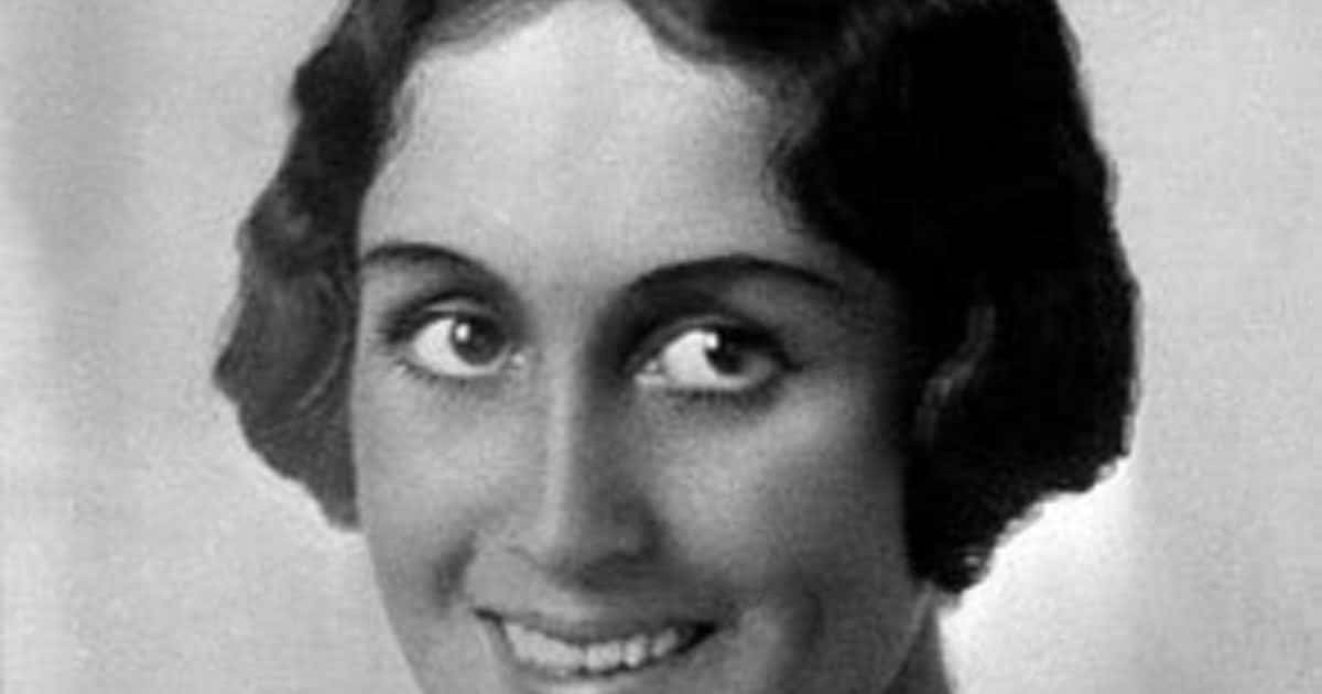 Swoon-Worthy Facts About Madame Manos, The Unrecognized Royal - Factinate