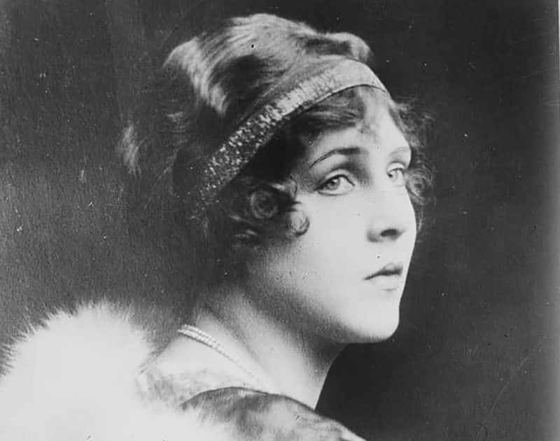 Reckless Facts About Lady Diana Manners, The High Society Wild Child ...