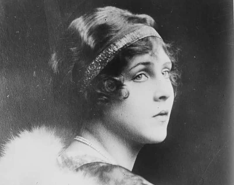 Reckless Facts About Lady Diana Manners, The High Society Wild Child - Factinate