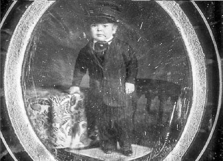 The Real Tom Thumb Led A Messed-Up Life