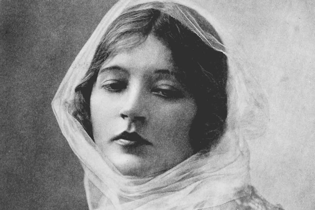 Bizarre Facts About Mae Murray, The Girl With The Bee-Stung Lips