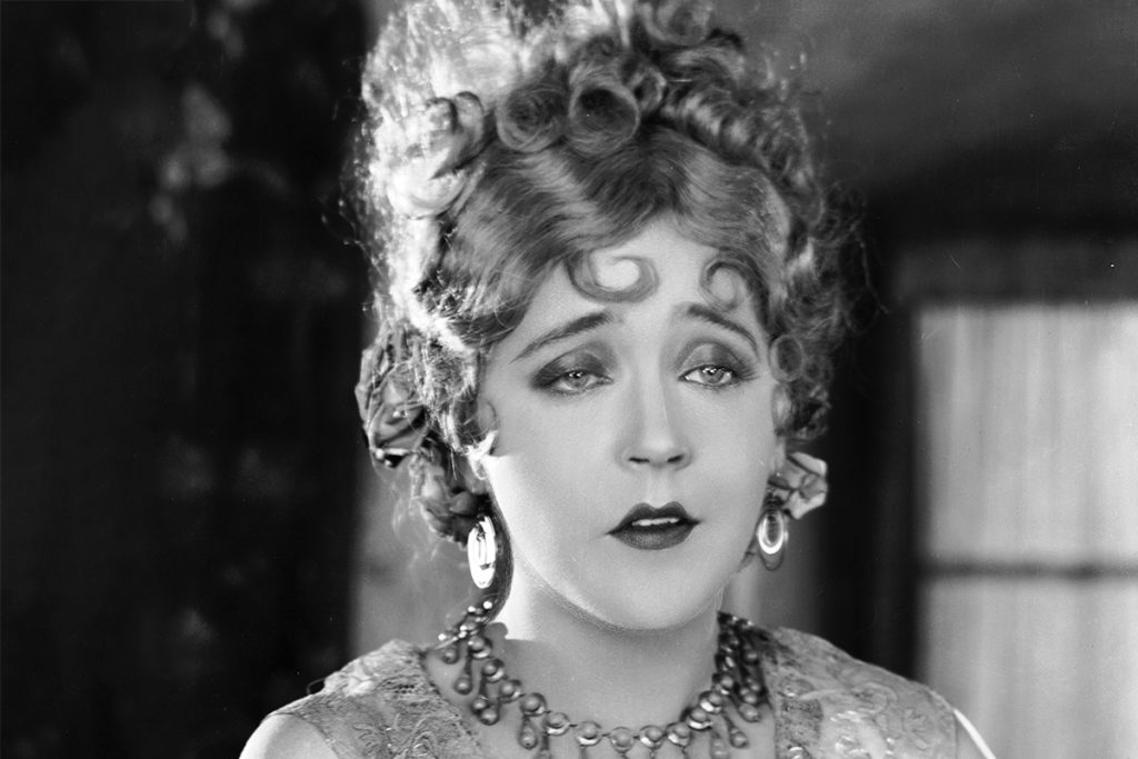 Bizarre Facts About Mae Murray, The Girl With The Bee-Stung Lips