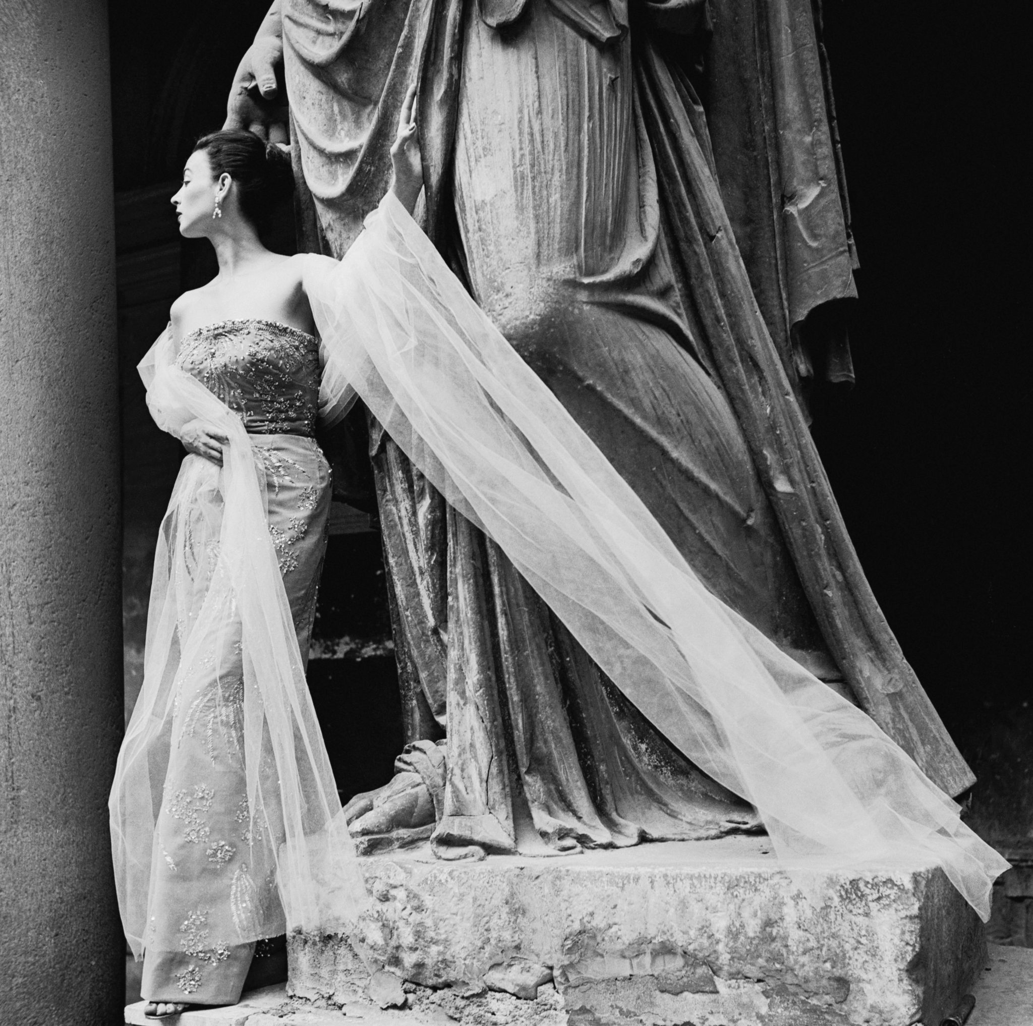 Cover Girl Facts About Dorian Leigh, The Model Who Flirted With Fire ...