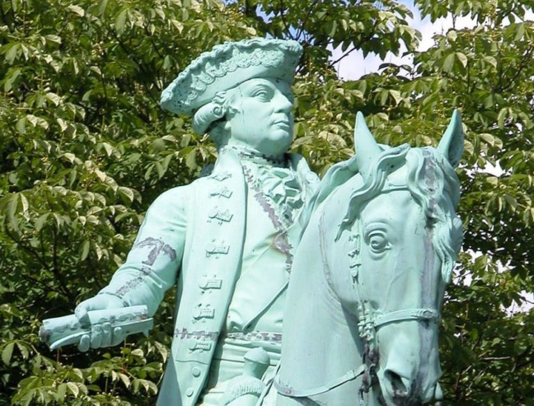 Feuding Facts About Princess Augusta, The Scandal-Ridden Sister