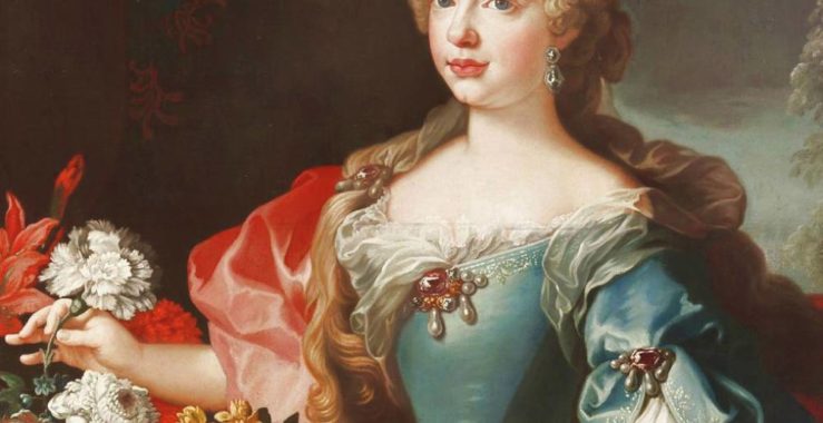 Controlling Facts About Mariana Victoria of Spain, The Original Momager ...