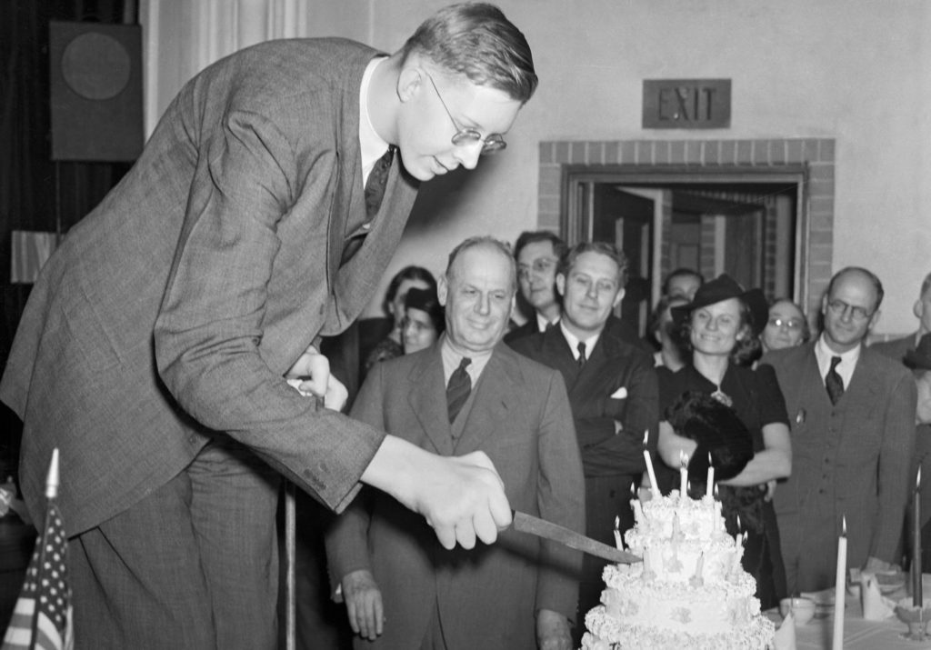 The Extraordinary Life Of Robert Wadlow