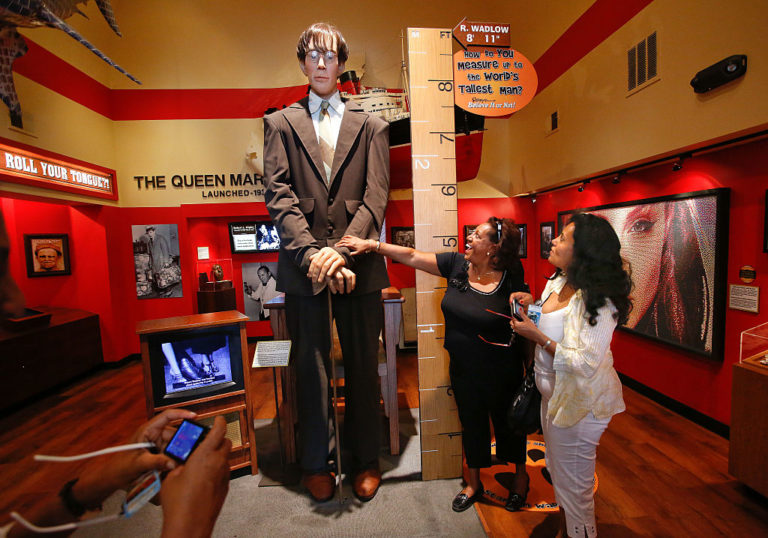 The Extraordinary Life Of Robert Wadlow