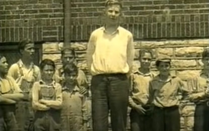 Gargantuan Facts About Robert Wadlow, The Tallest Man Who Ever Lived ...