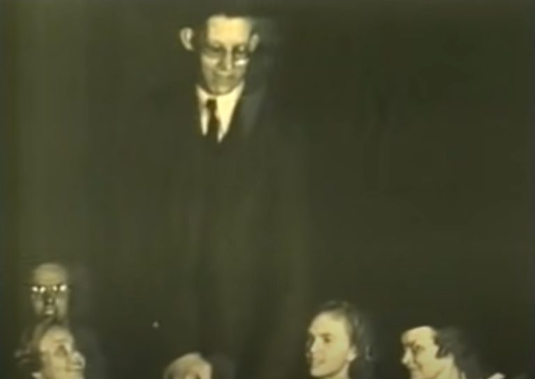 The Extraordinary Life Of Robert Wadlow