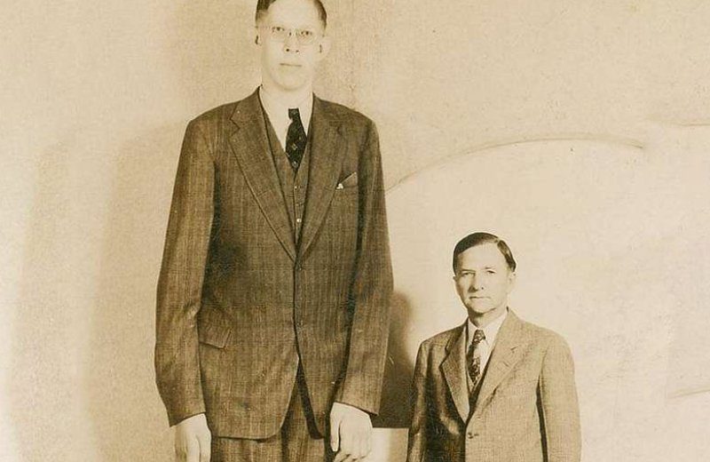 Gargantuan Facts About Robert Wadlow, The Tallest Man Who Ever Lived ...