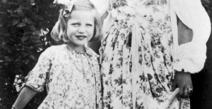Decaying Facts About “Little” Edie Beale, The Tragic Socialite - Factinate