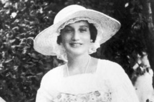 “Little” Edie Beale’s Story Is Not For The Faint Of Heart