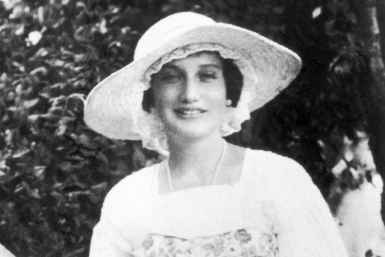 “Little” Edie Beale’s Story Is Not For The Faint Of Heart