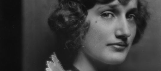 Decaying Facts About “Little” Edie Beale, The Tragic Socialite - Factinate