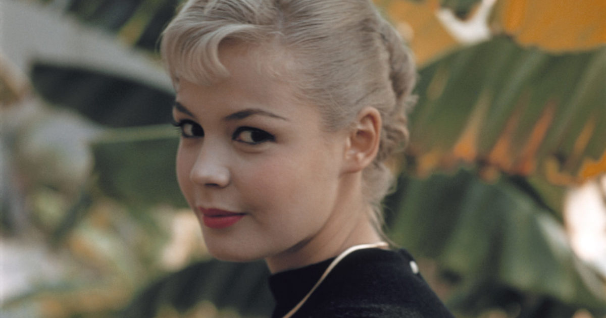 Tragic Facts About Sandra Dee, Hollywood’s Darkest Ingenue - Factinate