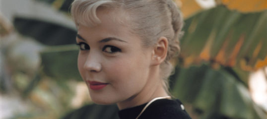 Tragic Facts About Sandra Dee, Hollywood’s Darkest Ingenue - Factinate