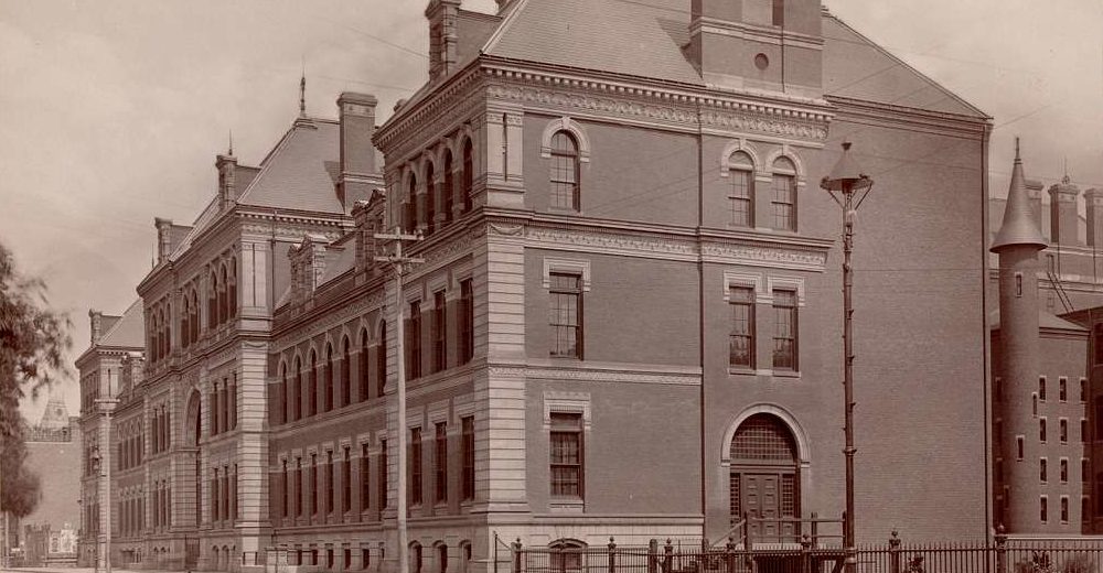 Lecherous Facts About Sumner Redstone, The Billionaire Skirt Chaser ...