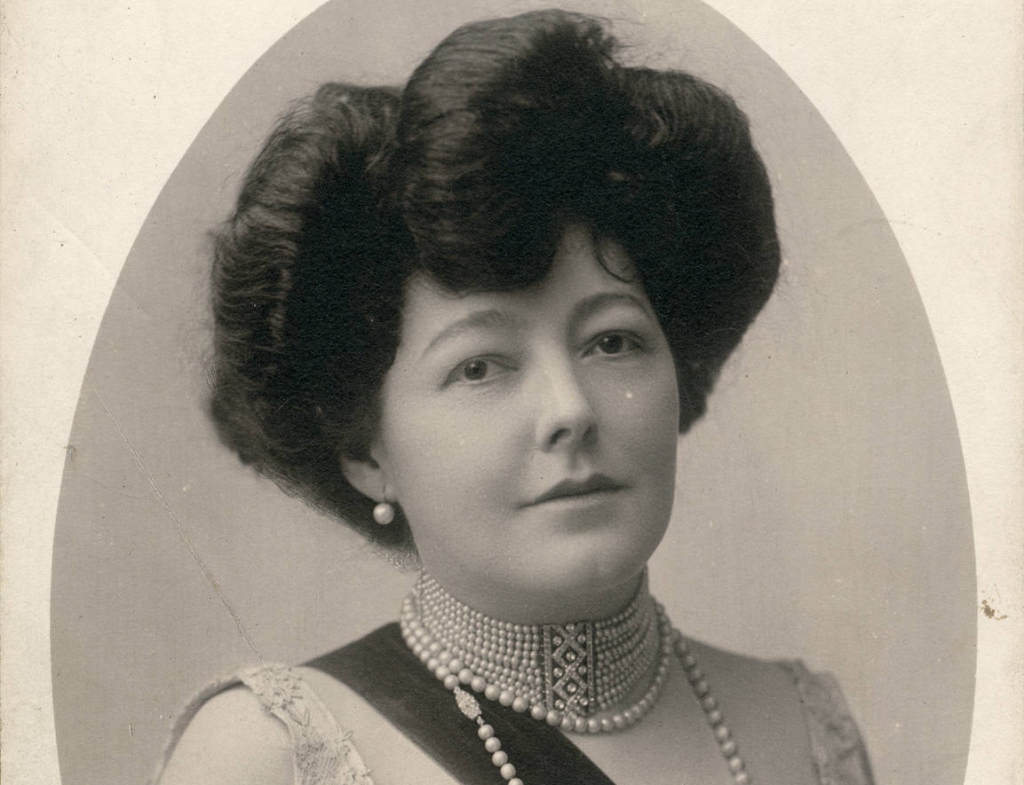 Facts About May Yohé, The Cursed Songstress