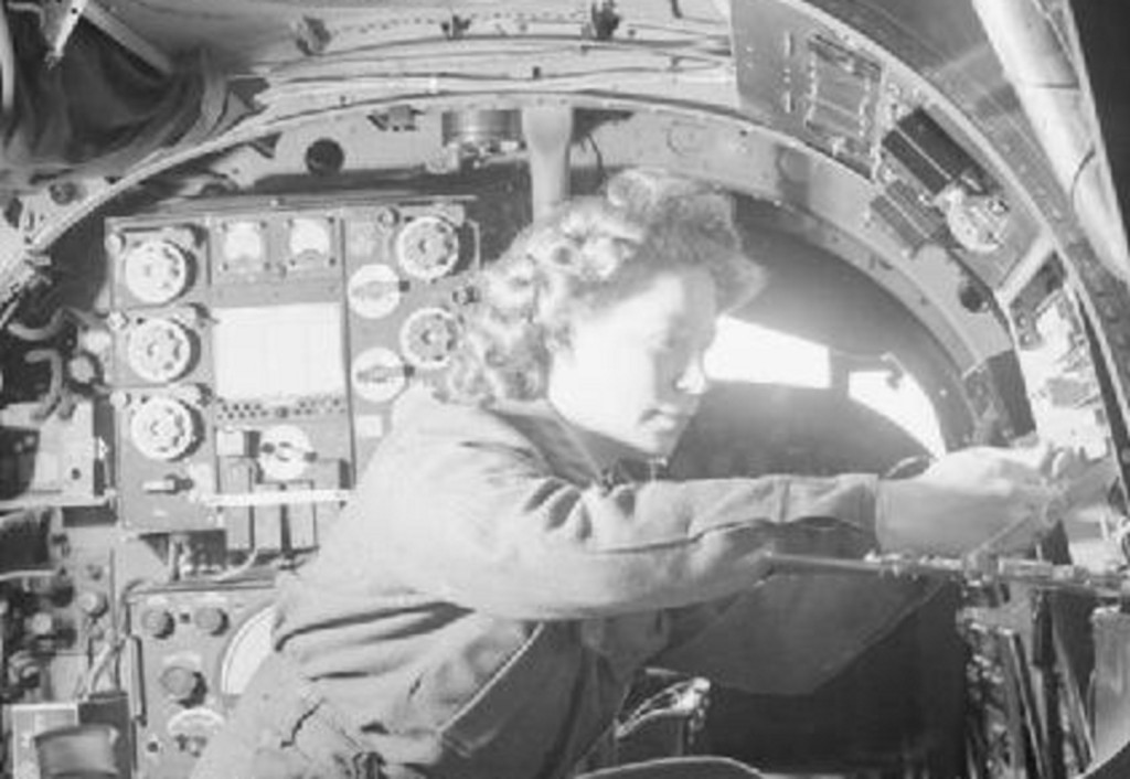 Fiery Facts About Roberta Cowell, The Trailblazing Female Fighter Pilot