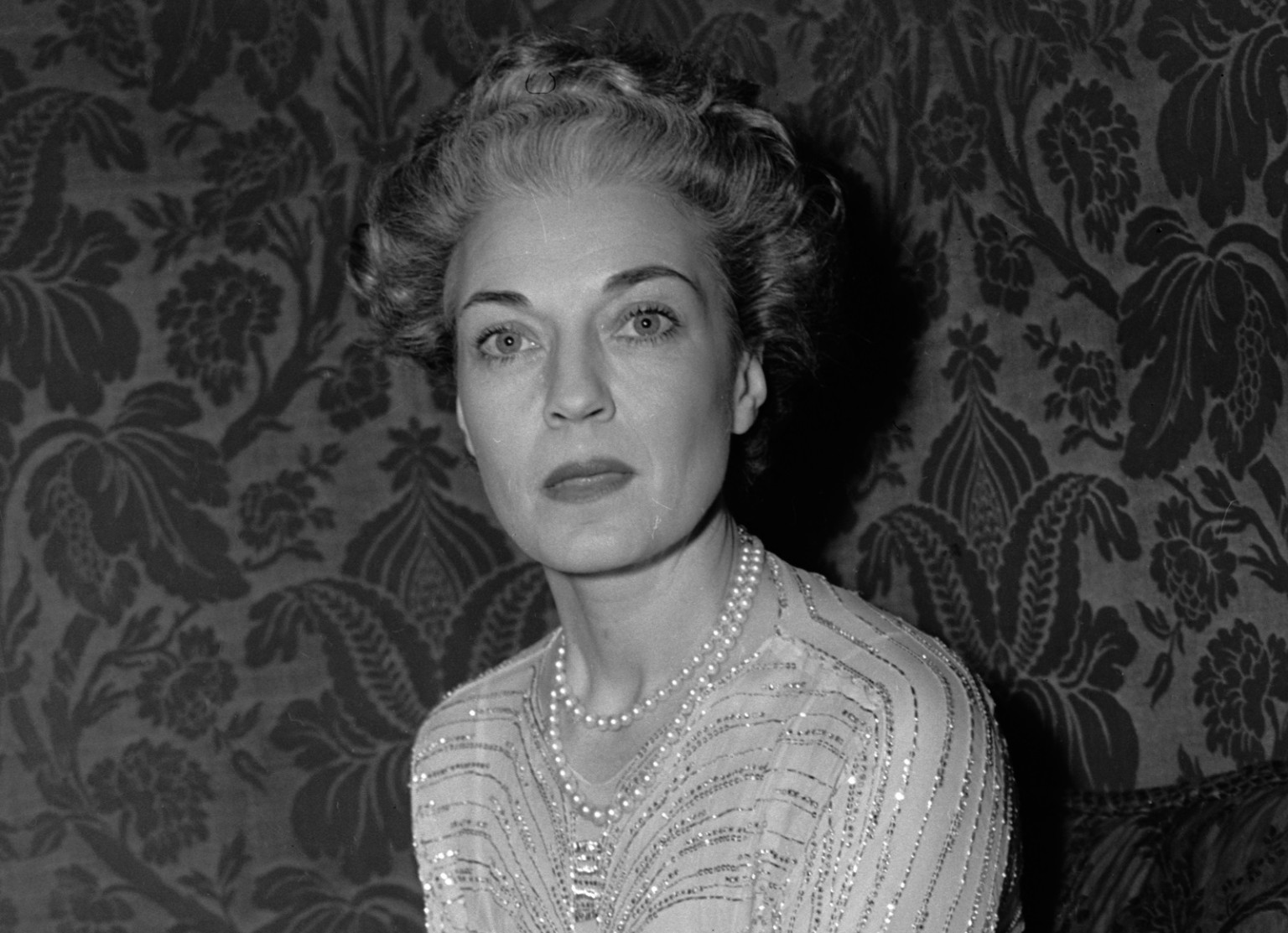 Facts About Mona Von Bismarck, The “Kentucky Countess”