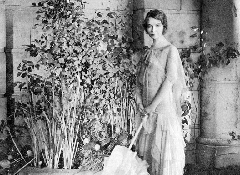 Unspoken Facts About Lillian Gish, The First Lady Of Film