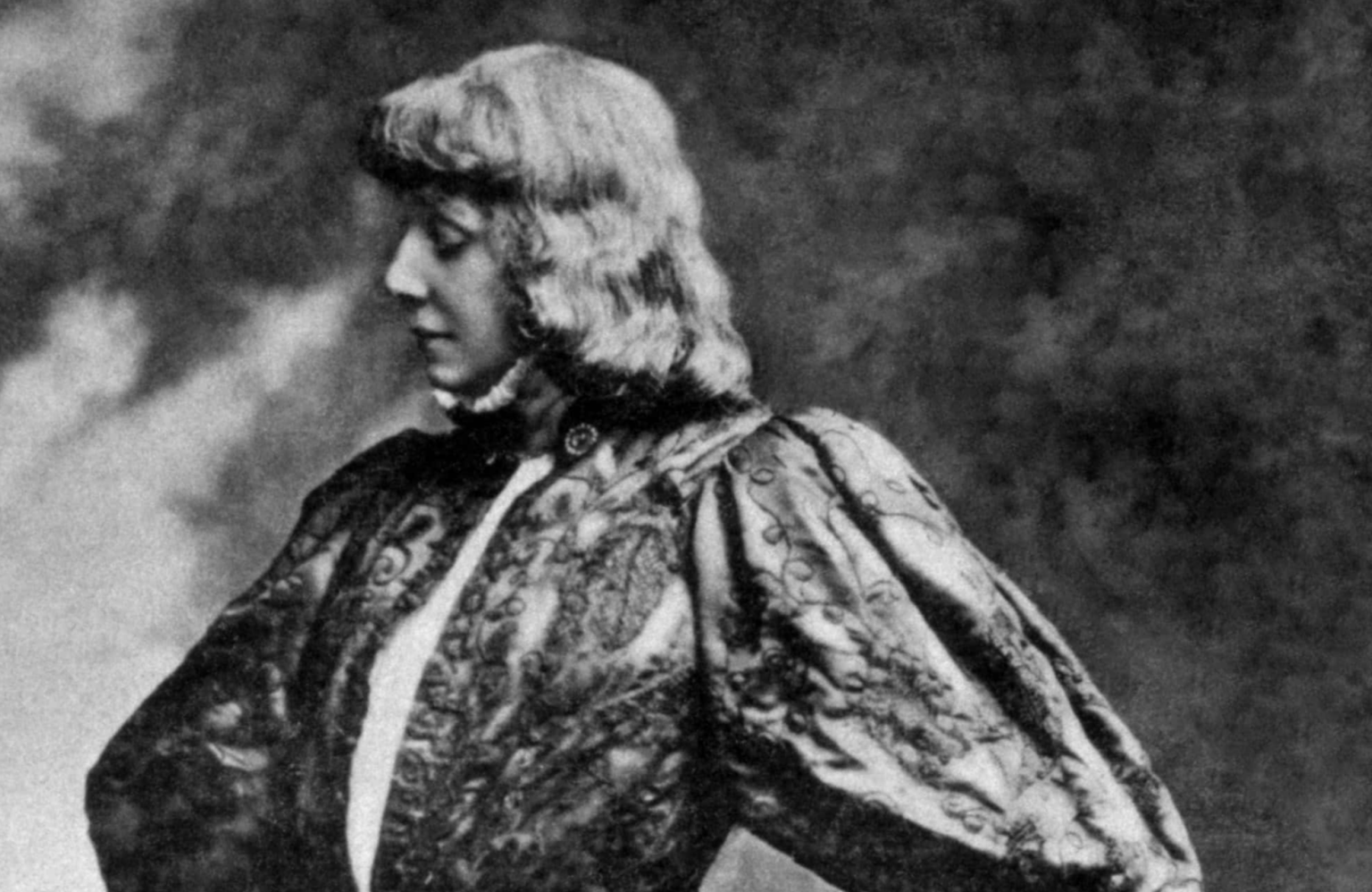 Divine Facts About Sarah Bernhardt, The First Superstar
