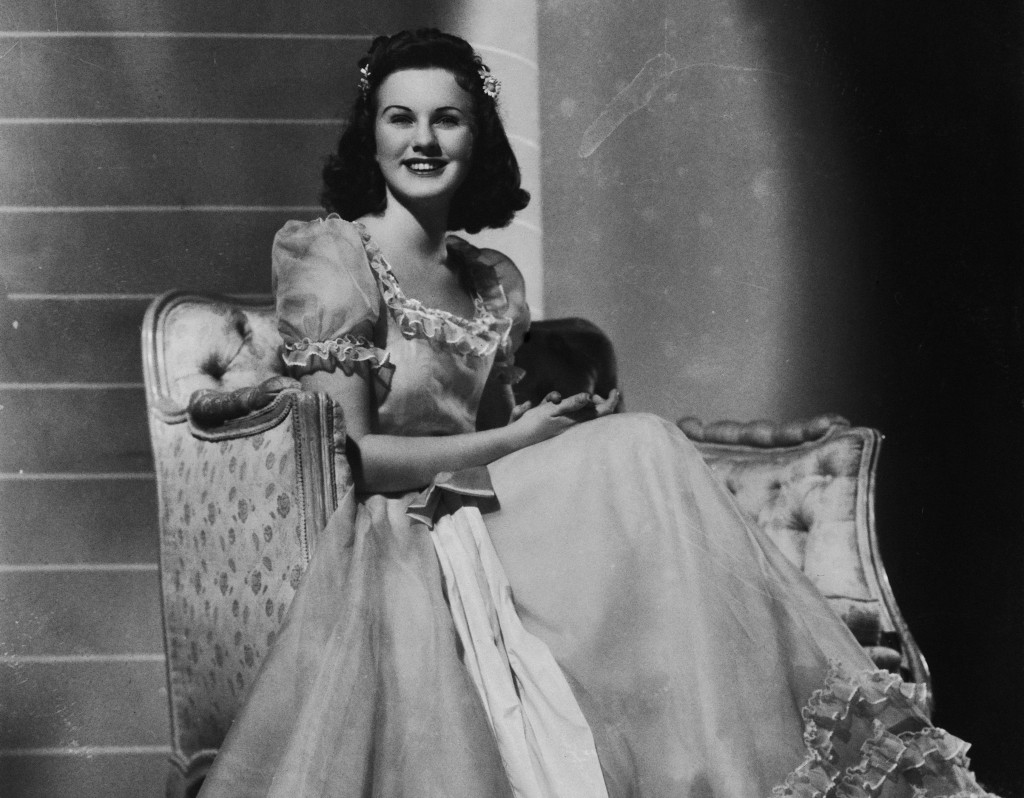 Child star Deanna Durbin’s heartbreaking story is proof that Hollywood ...