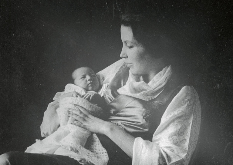 Hope Cooke Lived An Utterly Tragic Fairy Tale