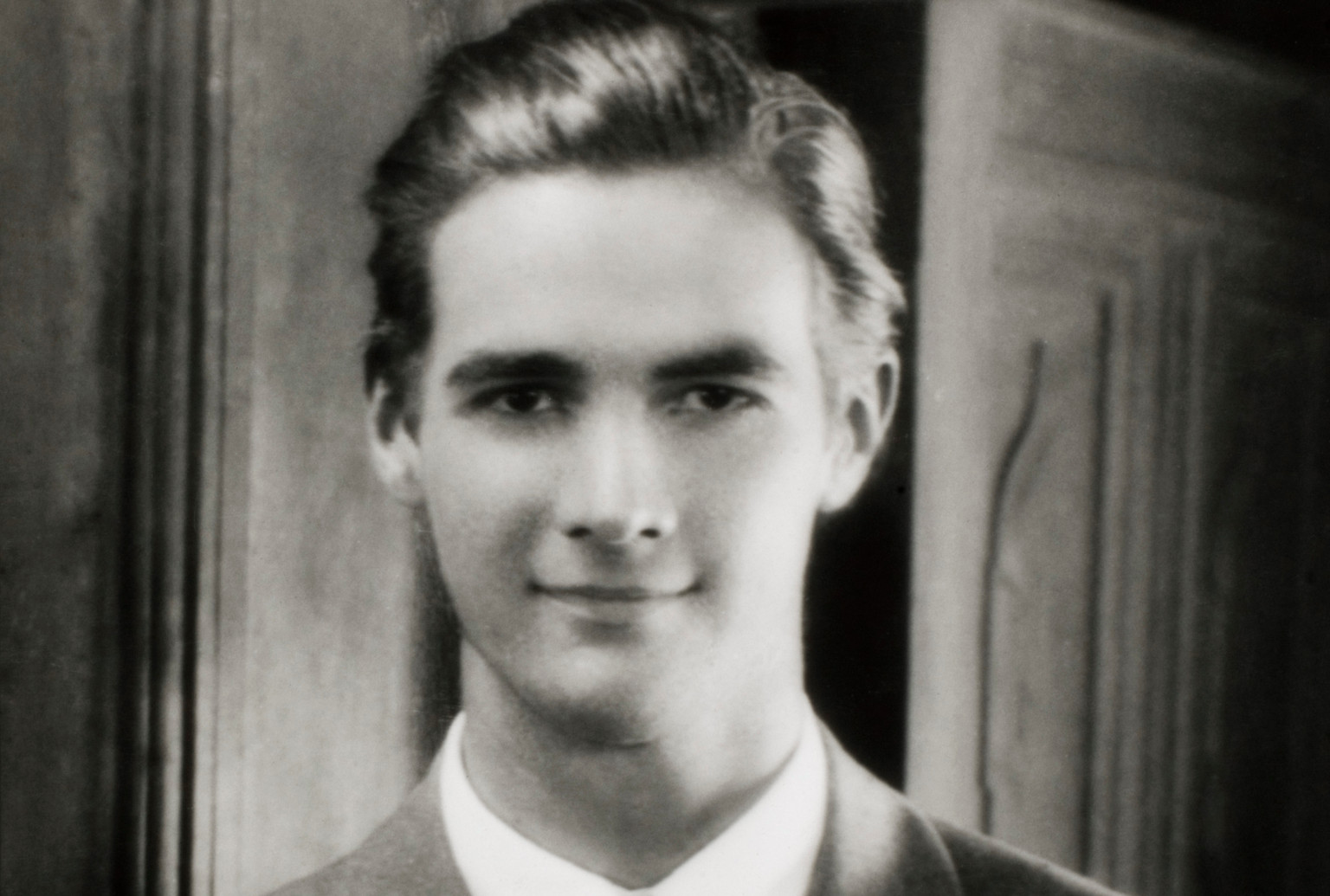 We Know Why Howard Hughes Lost His Mind