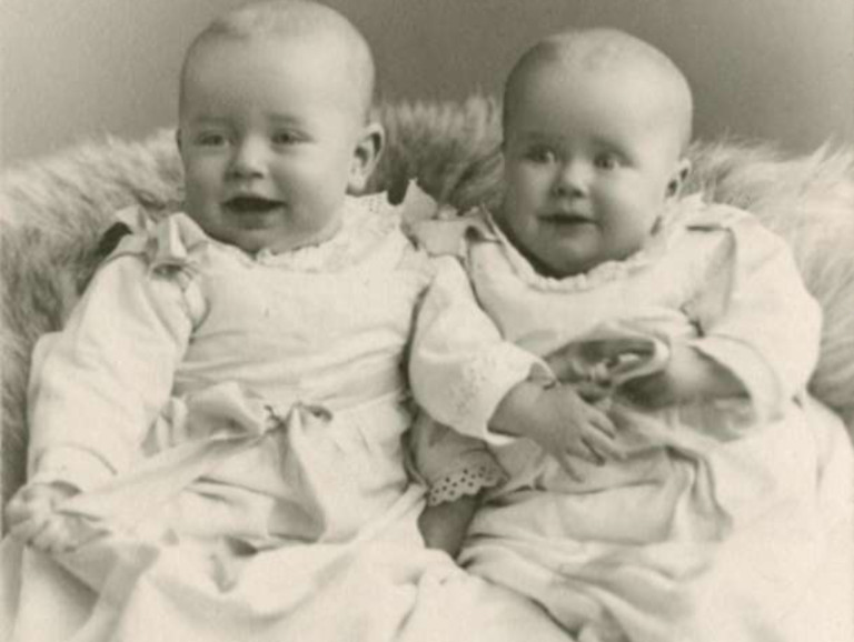 Tragic Facts About Ella Harper, The Girl With The Backward Knees