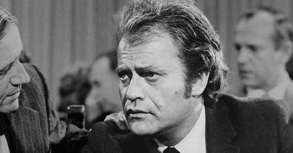 The Hidden Challenges Left-Handed People Face In A World Built For ...