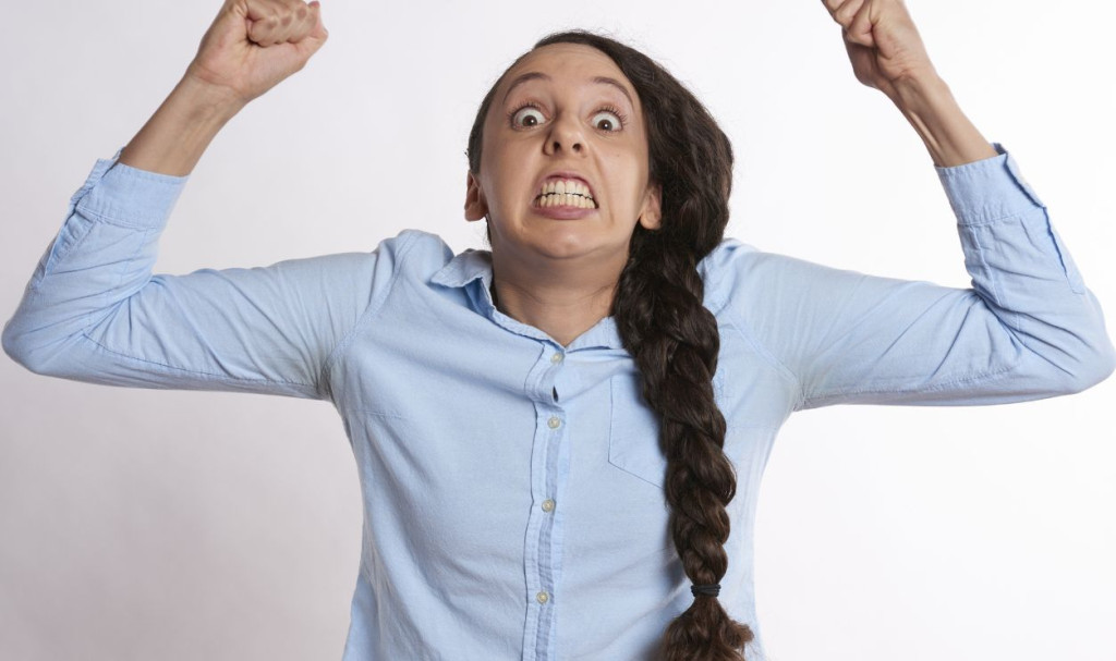 The Hidden Challenges Left-Handed People Face In A World Built For ...