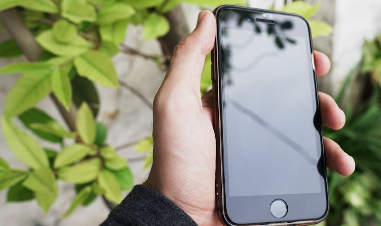 Your iPhone’s Orange Dot Deserves More Attention