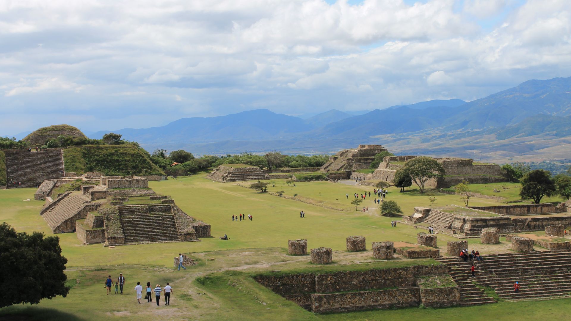 A tomb filled with jade and gold in Oaxaca’s Mixtec heartland offers a ...
