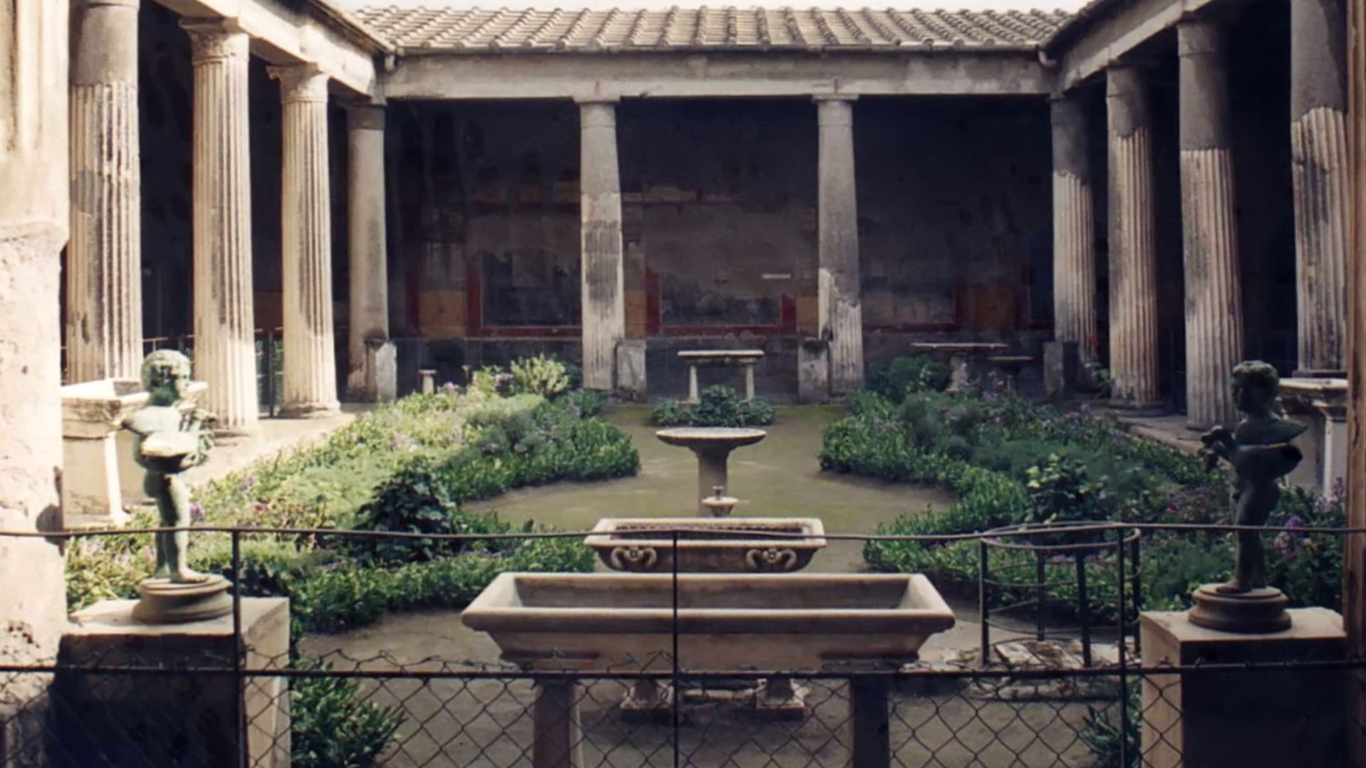 How One Roman Family's Unfortunate Story Tells Pompeii's Complete History