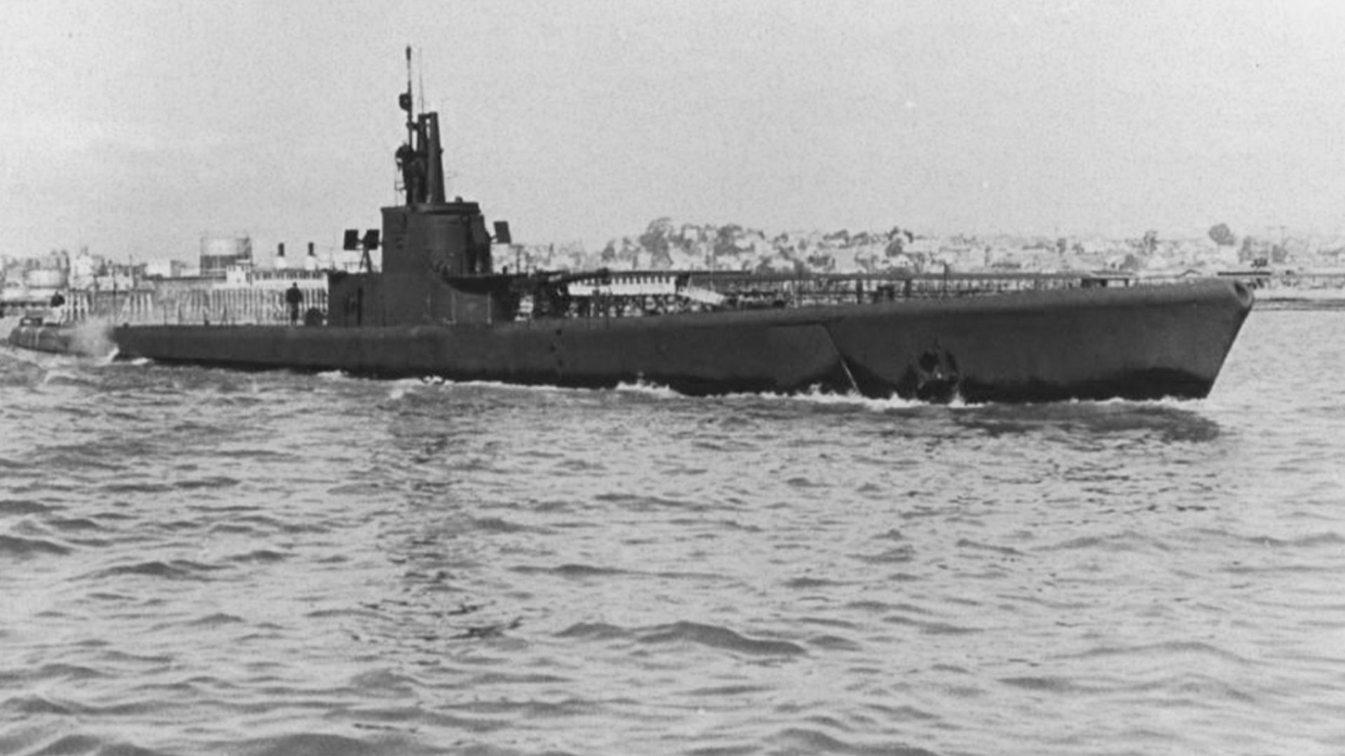 After a record-setting streak of submarine kills, the USS Harder ...