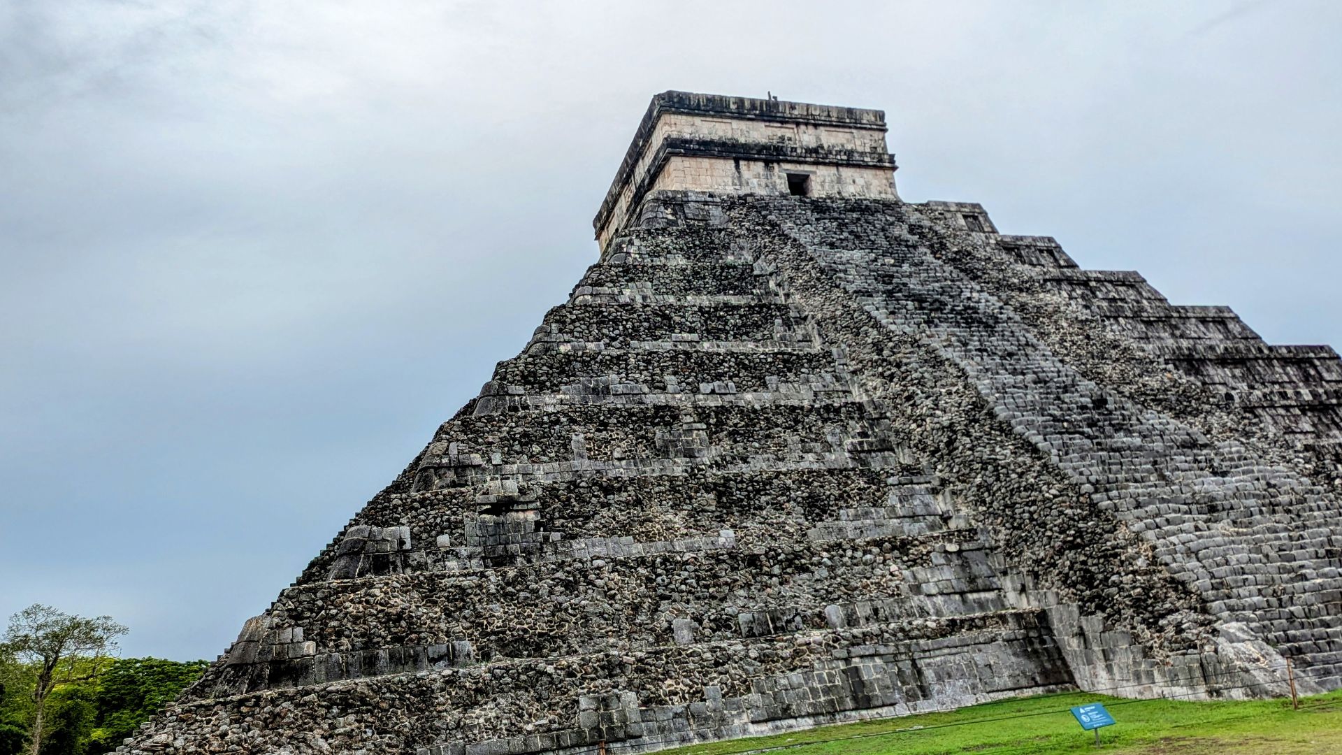 DNA from a chultun mass grave at Chichen Itza showed sacrificed boys ...