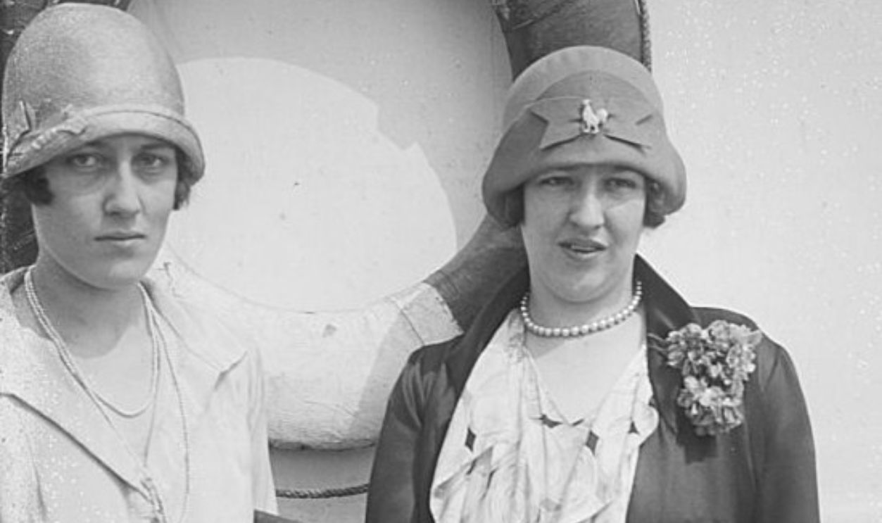 The Flapper Movement Included Girls Who Changed Their Dress, Parties ...