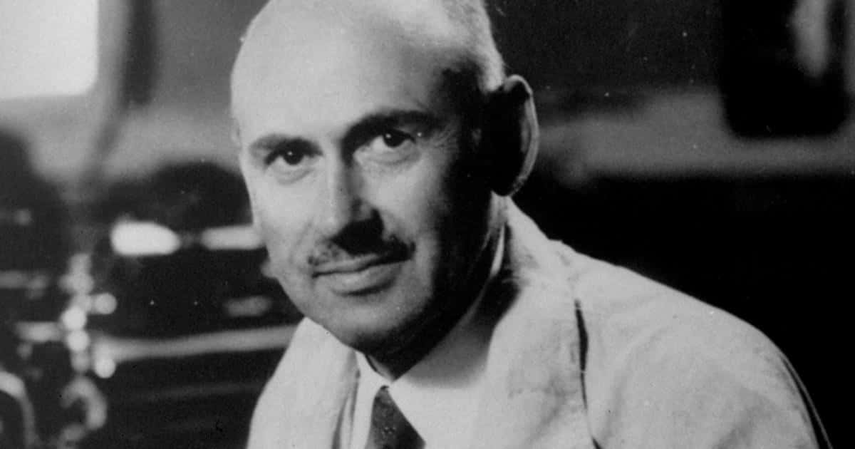 32 Relatively Special Facts about Physics