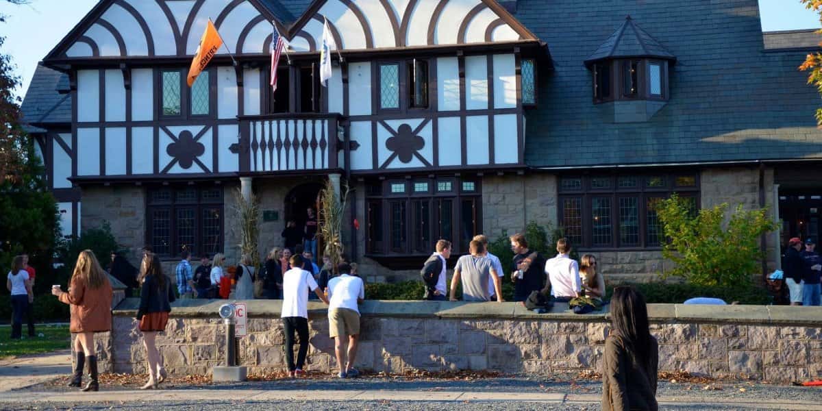 45 Wild Facts About Fraternities and Sororities